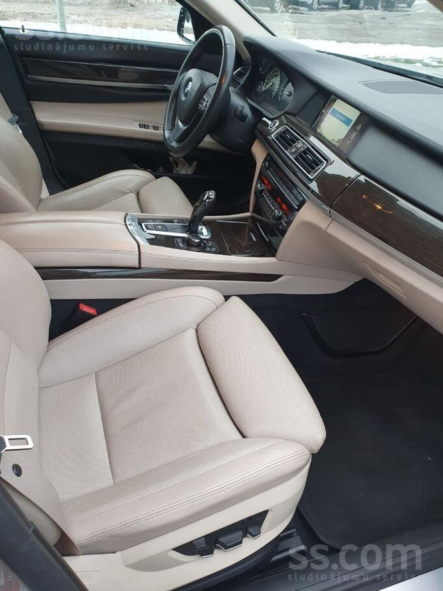 Pelēks BMW 740 2012 Rīga, ar dzinēja tilpumu 3.00 L un nobraukumu 229 tūkst. km par 14300 €, foto 7 vietnē AUTOMOTO.COM.LV