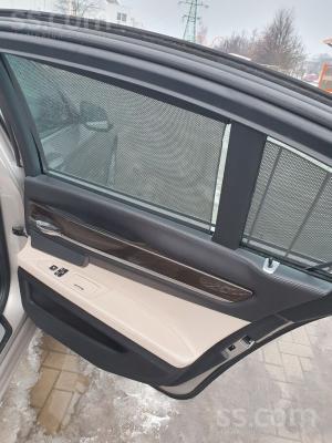 Pelēks BMW 740 2012 Rīga, ar dzinēja tilpumu 3.00 L un nobraukumu 229 tūkst. km par 14300 €, foto 9 vietnē AUTOMOTO.COM.LV