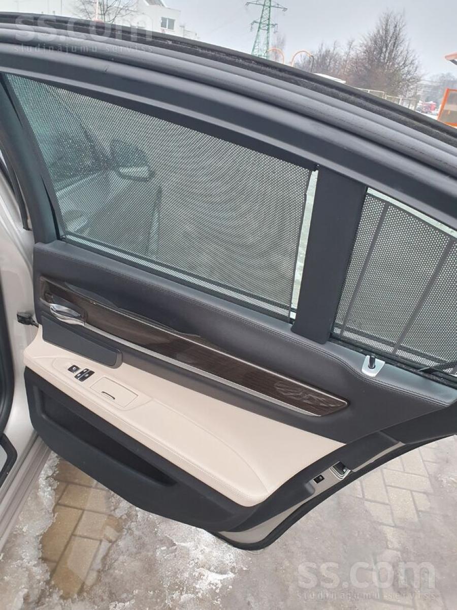 Pelēks BMW 740 2012 Rīga, ar dzinēja tilpumu 3.00 L un nobraukumu 229 tūkst. km par 14300 €, foto 9 vietnē AUTOMOTO.COM.LV