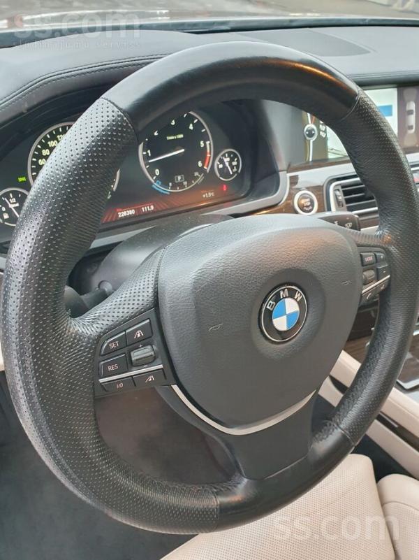 Pelēks BMW 740 2012 Rīga, ar dzinēja tilpumu 3.00 L un nobraukumu 229 tūkst. km par 14300 €, foto 11 vietnē AUTOMOTO.COM.LV