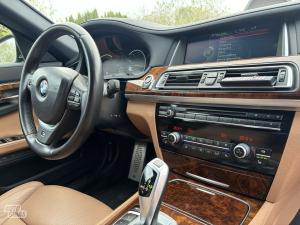 Grey BMW 740 2013 in Klaipeda, with an engine capacity of 3.00 L and mileage of 200 thousand km for 14500 €, photo 8 on AUTOMOTO.COM.LV