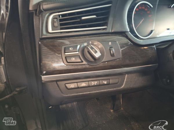 Grey BMW 740 2013 in Avizieniai, with an engine capacity of 3.00 L and mileage of 250 thousand km for 8900 €, photo 7 on AUTOMOTO.COM.LV