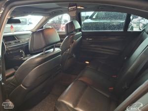 Grey BMW 740 2013 in Avizieniai, with an engine capacity of 3.00 L and mileage of 250 thousand km for 8900 €, photo 12 on AUTOMOTO.COM.LV