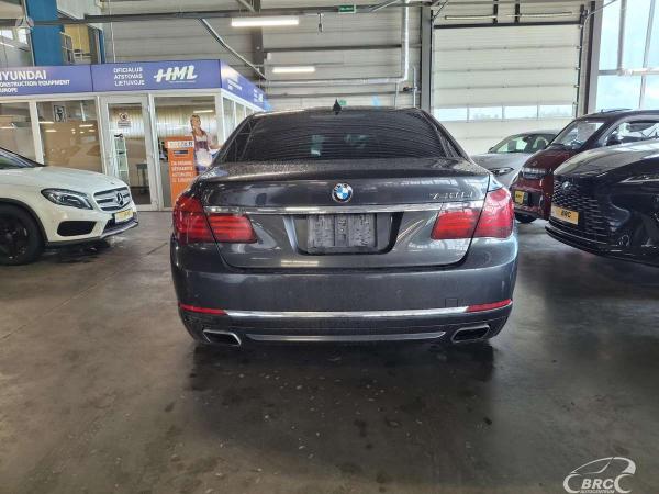 Grey BMW 740 2013 in Vilnius, with an engine capacity of 2.98 L and mileage of 250 thousand km for 8900 €, photo 5 on AUTOMOTO.COM.LV