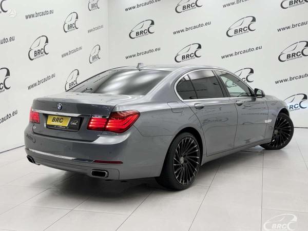 Pelēks BMW 740 2013 Viļņa, ar dzinēja tilpumu 3.00 L un nobraukumu 327 tūkst. km par 10600 €, foto 3 vietnē AUTOMOTO.COM.LV
