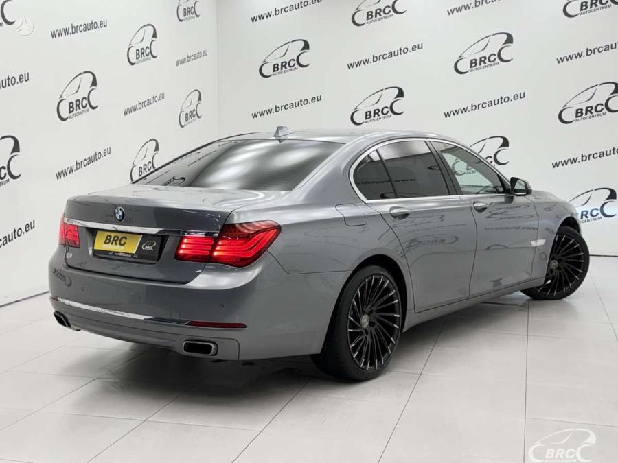 Grey BMW 740 2013 in Vilnius, with an engine capacity of 3.00 L and mileage of 327 thousand km for 10600 €, photo 4 on AUTOMOTO.COM.LV