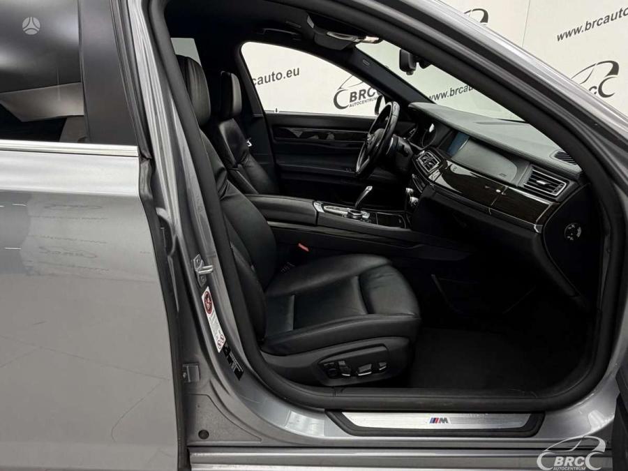 Grey BMW 740 2013 in Vilnius, with an engine capacity of 3.00 L and mileage of 327 thousand km for 10600 €, photo 6 on AUTOMOTO.COM.LV