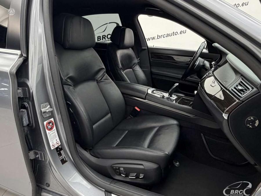 Grey BMW 740 2013 in Vilnius, with an engine capacity of 3.00 L and mileage of 327 thousand km for 10600 €, photo 9 on AUTOMOTO.COM.LV