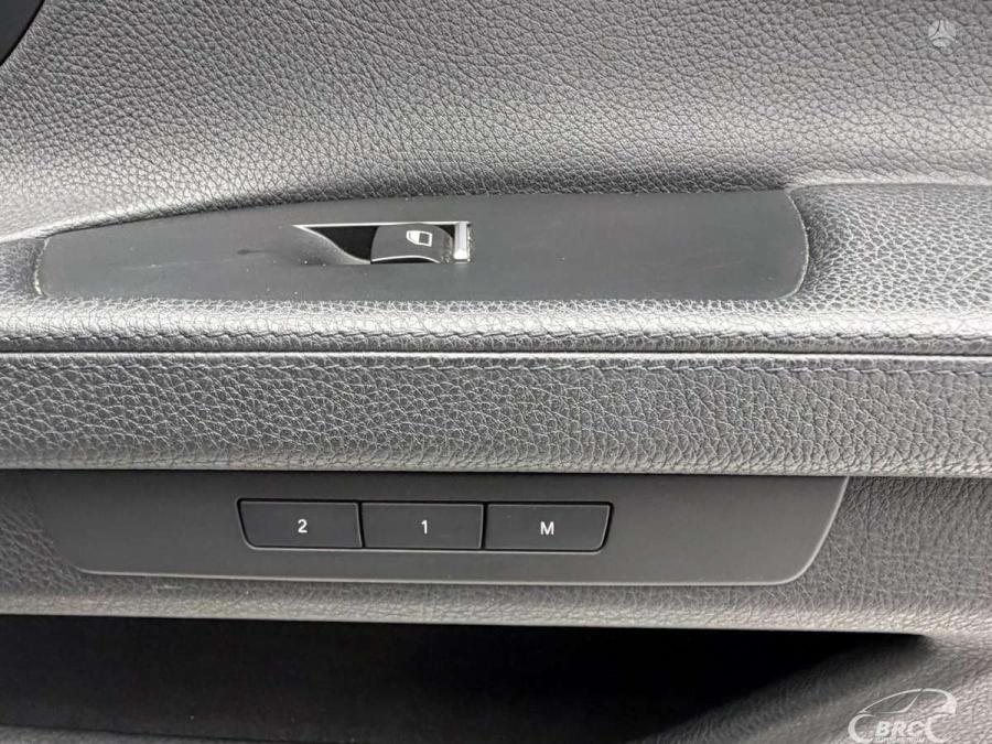Grey BMW 740 2013 in Vilnius, with an engine capacity of 3.00 L and mileage of 327 thousand km for 10600 €, photo 11 on AUTOMOTO.COM.LV
