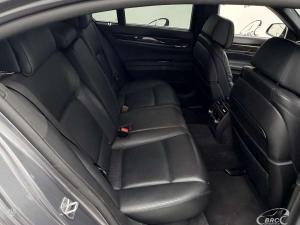Grey BMW 740 2013 in Vilnius, with an engine capacity of 3.00 L and mileage of 327 thousand km for 10600 €, photo 14 on AUTOMOTO.COM.LV