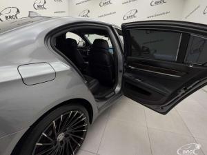 Grey BMW 740 2013 in Vilnius, with an engine capacity of 3.00 L and mileage of 327 thousand km for 10600 €, photo 17 on AUTOMOTO.COM.LV