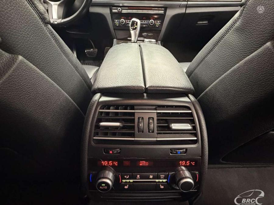 Grey BMW 740 2013 in Vilnius, with an engine capacity of 3.00 L and mileage of 327 thousand km for 10600 €, photo 18 on AUTOMOTO.COM.LV
