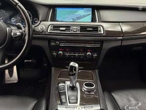 Grey BMW 740 2013 in Vilnius, with an engine capacity of 3.00 L and mileage of 327 thousand km for 10600 €, photo 20 on AUTOMOTO.COM.LV