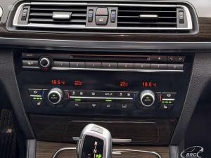 Grey BMW 740 2013 in Vilnius, with an engine capacity of 3.00 L and mileage of 327 thousand km for 10600 €, photo 22 on AUTOMOTO.COM.LV