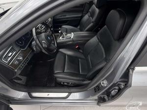 Grey BMW 740 2013 in Vilnius, with an engine capacity of 3.00 L and mileage of 327 thousand km for 10600 €, photo 28 on AUTOMOTO.COM.LV