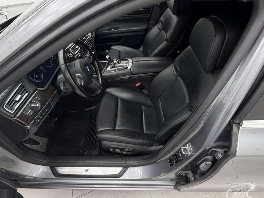 Grey BMW 740 2013 in Vilnius, with an engine capacity of 3.00 L and mileage of 327 thousand km for 10600 €, photo 28 on AUTOMOTO.COM.LV