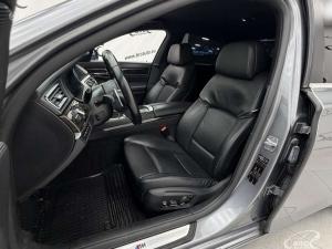 Grey BMW 740 2013 in Vilnius, with an engine capacity of 3.00 L and mileage of 327 thousand km for 10600 €, photo 30 on AUTOMOTO.COM.LV