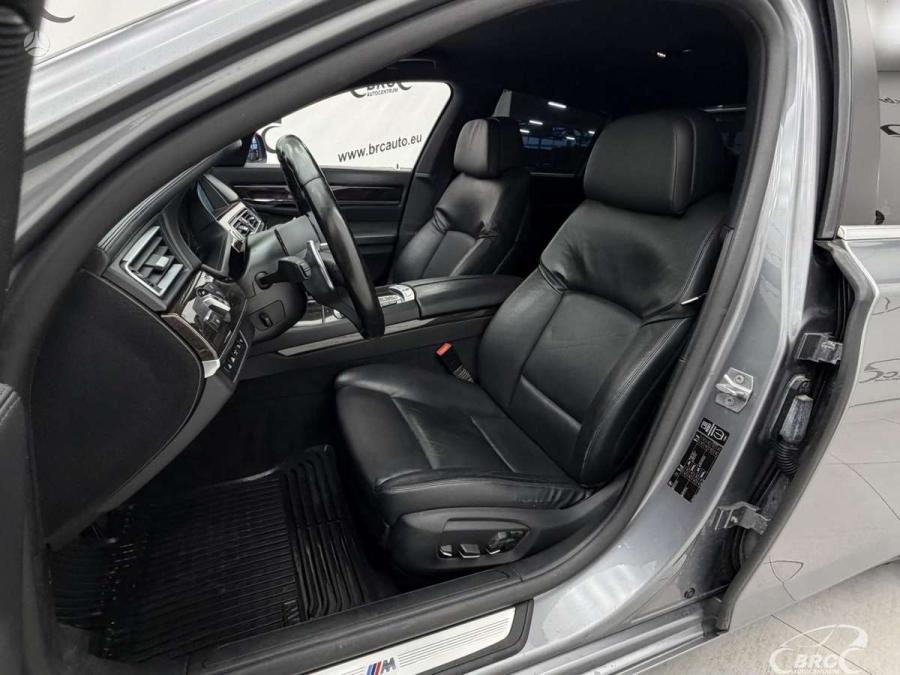 Grey BMW 740 2013 in Vilnius, with an engine capacity of 3.00 L and mileage of 327 thousand km for 10600 €, photo 30 on AUTOMOTO.COM.LV
