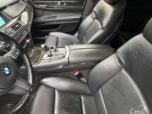 Grey BMW 740 2013 in Vilnius, with an engine capacity of 3.00 L and mileage of 327 thousand km for 10600 €, photo 31 on AUTOMOTO.COM.LV
