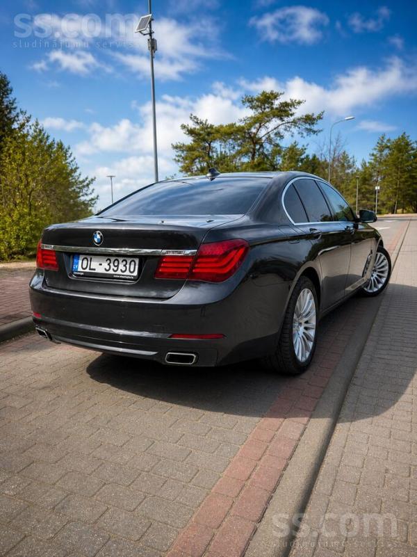 Pelēks BMW 740 2014 Ventspils, ar dzinēja tilpumu 3.00 L un nobraukumu 415 tūkst. km par 12000 €, foto 2 vietnē AUTOMOTO.COM.LV