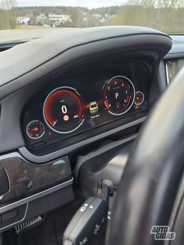 Grey BMW 740 2014 in Siauliai, with an engine capacity of 3.00 L and mileage of 395 thousand km for 12500 €, photo 8 on AUTOMOTO.COM.LV