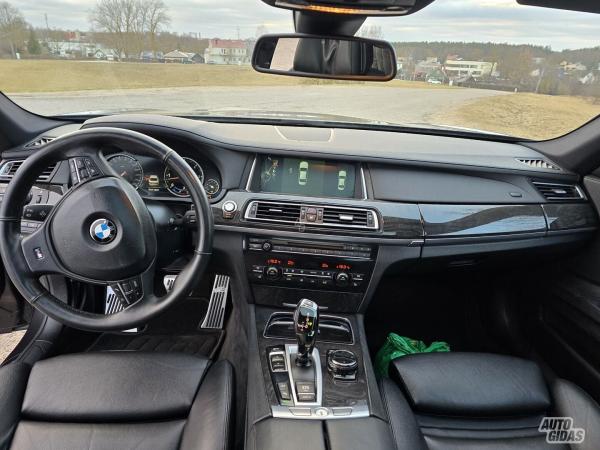 Grey BMW 740 2014 in Siauliai, with an engine capacity of 3.00 L and mileage of 395 thousand km for 12500 €, photo 10 on AUTOMOTO.COM.LV