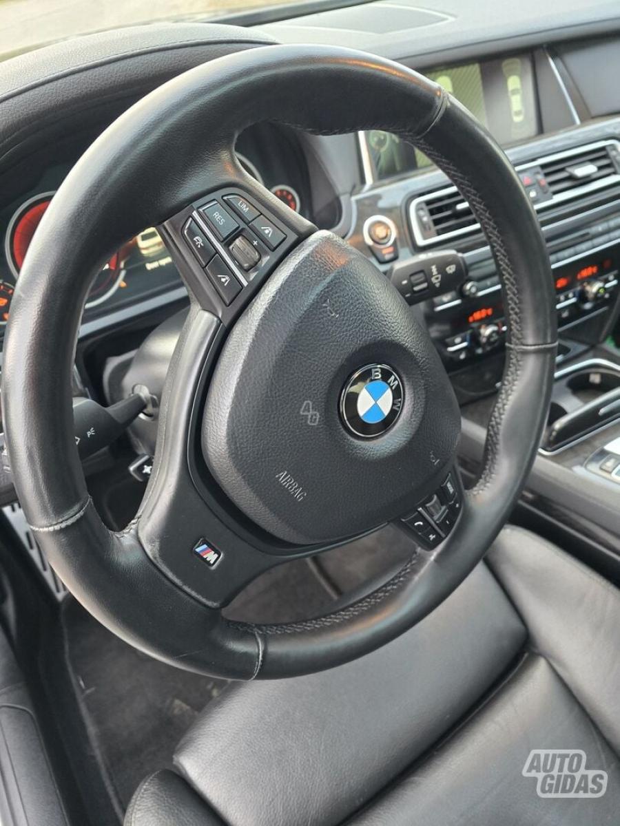 Pelēks BMW 740 2014 Šauļi, ar dzinēja tilpumu 3.00 L un nobraukumu 395 tūkst. km par 12500 €, foto 12 vietnē AUTOMOTO.COM.LV
