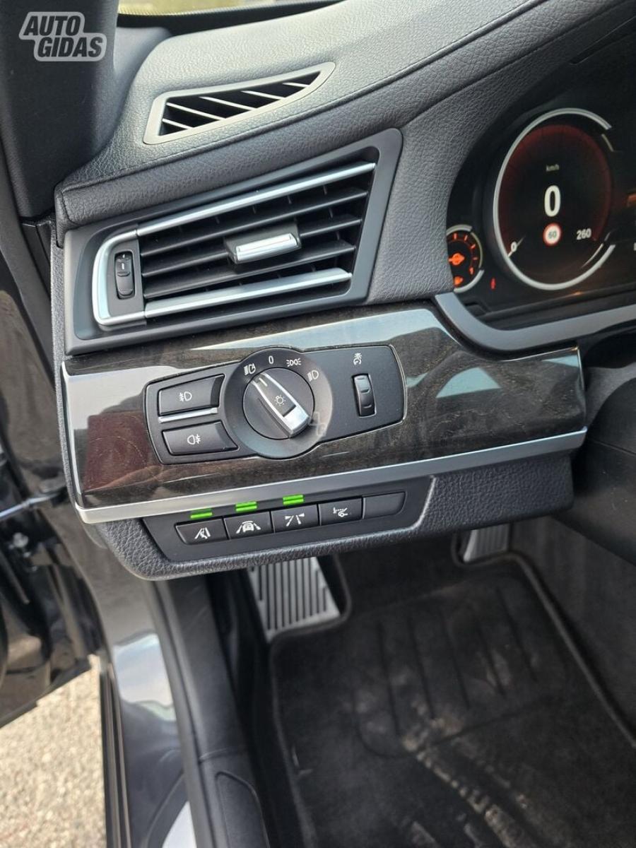 Pelēks BMW 740 2014 Šauļi, ar dzinēja tilpumu 3.00 L un nobraukumu 395 tūkst. km par 12500 €, foto 13 vietnē AUTOMOTO.COM.LV