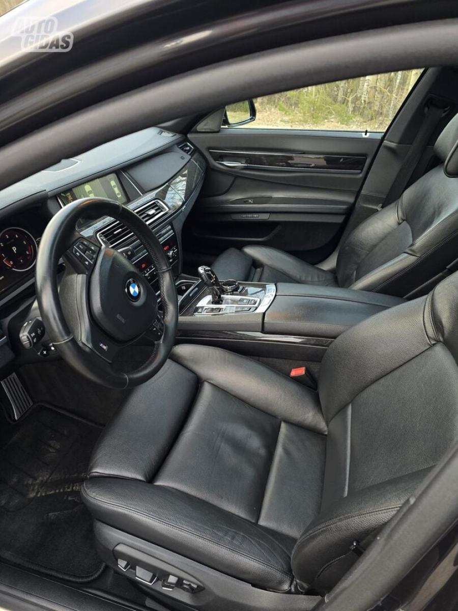 Pelēks BMW 740 2014 Šauļi, ar dzinēja tilpumu 3.00 L un nobraukumu 395 tūkst. km par 12500 €, foto 14 vietnē AUTOMOTO.COM.LV