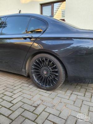 Pelēks BMW 740 2014 Šauļi, ar dzinēja tilpumu 3.00 L un nobraukumu 395 tūkst. km par 12500 €, foto 20 vietnē AUTOMOTO.COM.LV