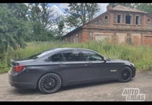 Pelēks BMW 740 2014 Šauļi, ar dzinēja tilpumu 3.00 L un nobraukumu 395 tūkst. km par 12500 €, foto 21 vietnē AUTOMOTO.COM.LV