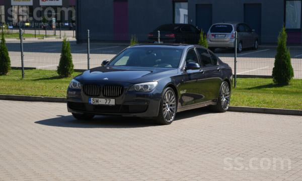 Pelēks BMW 740 2014 Rīga, ar dzinēja tilpumu 3.00 L un nobraukumu 349 tūkst. km par 14500 €, foto 1 vietnē AUTOMOTO.COM.LV
