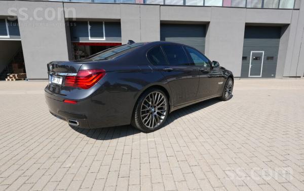 Pelēks BMW 740 2014 Rīga, ar dzinēja tilpumu 3.00 L un nobraukumu 349 tūkst. km par 14500 €, foto 4 vietnē AUTOMOTO.COM.LV