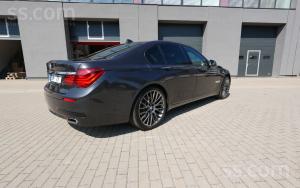 Grey BMW 740 2014 in Riga, with an engine capacity of 3.00 L and mileage of 349 thousand km for 14500 €, photo 5 on AUTOMOTO.COM.LV