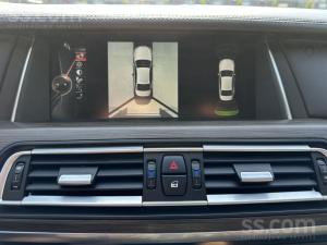 Grey BMW 740 2014 in Riga, with an engine capacity of 3.00 L and mileage of 349 thousand km for 14500 €, photo 13 on AUTOMOTO.COM.LV