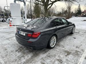 Grey BMW 740 2014 in Riga, with an engine capacity of 3.00 L and mileage of 349 thousand km for 14500 €, photo 16 on AUTOMOTO.COM.LV