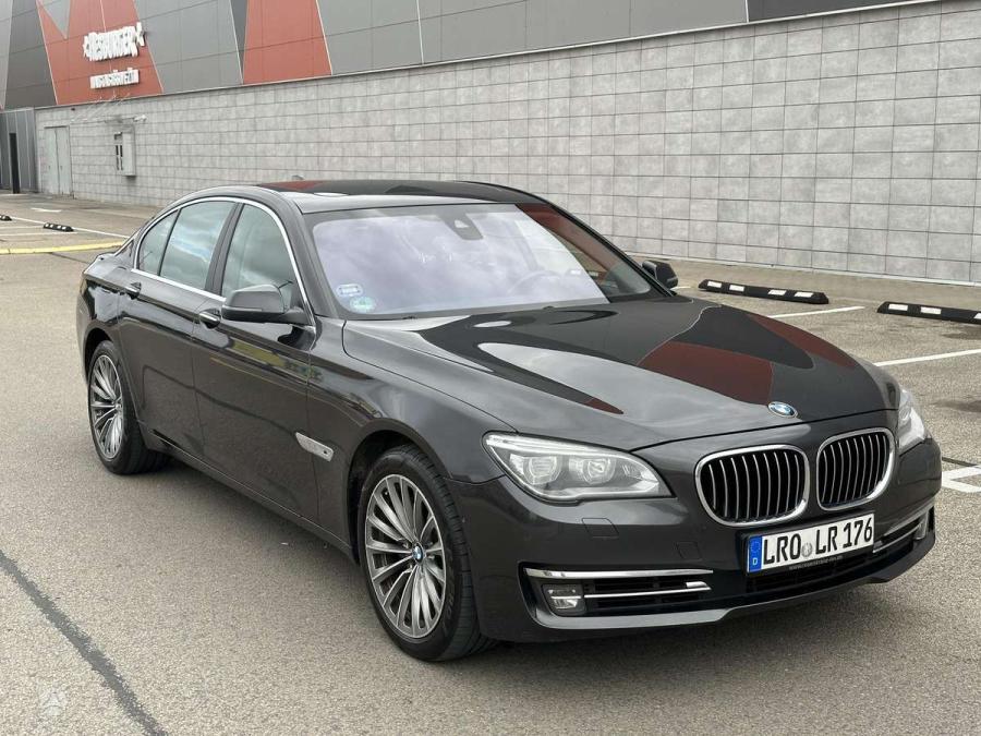 Pelēks BMW 740 2014 Klaipėda, ar dzinēja tilpumu 2.99 L un nobraukumu 290 tūkst. km par 11000 €, foto 3 vietnē AUTOMOTO.COM.LV