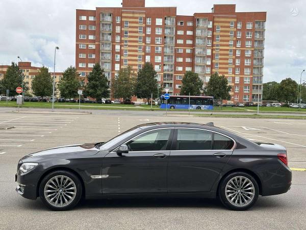 БМВ 740 2014 в Клайпеда на AUTOMOTO.COM.LV Серый БМВ 740 2014 в Клайпеда, объемом двигателя 2.99 л и пробегом 290 тыс. км за 11000 €, фото 10 на AUTOMOTO.COM.LV