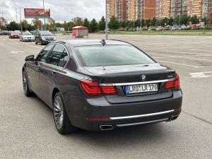 Pelēks BMW 740 2014 Klaipėda, ar dzinēja tilpumu 2.99 L un nobraukumu 290 tūkst. km par 11000 €, foto 14 vietnē AUTOMOTO.COM.LV