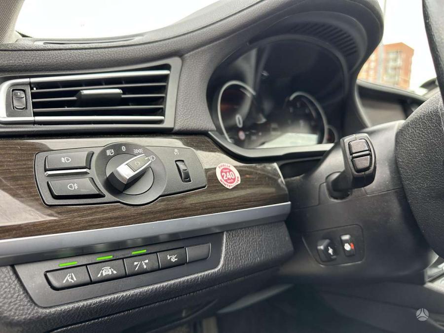 Pelēks BMW 740 2014 Klaipėda, ar dzinēja tilpumu 2.99 L un nobraukumu 290 tūkst. km par 11000 €, foto 29 vietnē AUTOMOTO.COM.LV