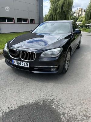 Grey BMW 740 2015 in Kaunas, with an engine capacity of 2.99 L and mileage of 246 thousand km for 11200 €, photo  on AUTOMOTO.COM.LV