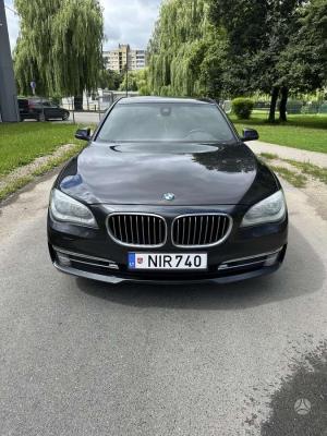 Grey BMW 740 2015 in Kaunas, with an engine capacity of 2.99 L and mileage of 246 thousand km for 11200 €, photo 4 on AUTOMOTO.COM.LV