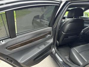 Grey BMW 740 2015 in Kaunas, with an engine capacity of 2.99 L and mileage of 246 thousand km for 11200 €, photo 9 on AUTOMOTO.COM.LV