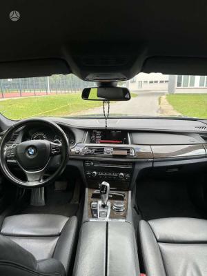 Grey BMW 740 2015 in Kaunas, with an engine capacity of 2.99 L and mileage of 246 thousand km for 11200 €, photo 12 on AUTOMOTO.COM.LV