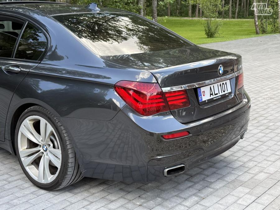 Grey BMW 740 2015 in Vilnius, with an engine capacity of 3.00 L and mileage of 210 thousand km for 14999 €, photo 5 on AUTOMOTO.COM.LV
