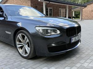 Grey BMW 740 2015 in Vilnius, with an engine capacity of 3.00 L and mileage of 210 thousand km for 14999 €, photo 11 on AUTOMOTO.COM.LV