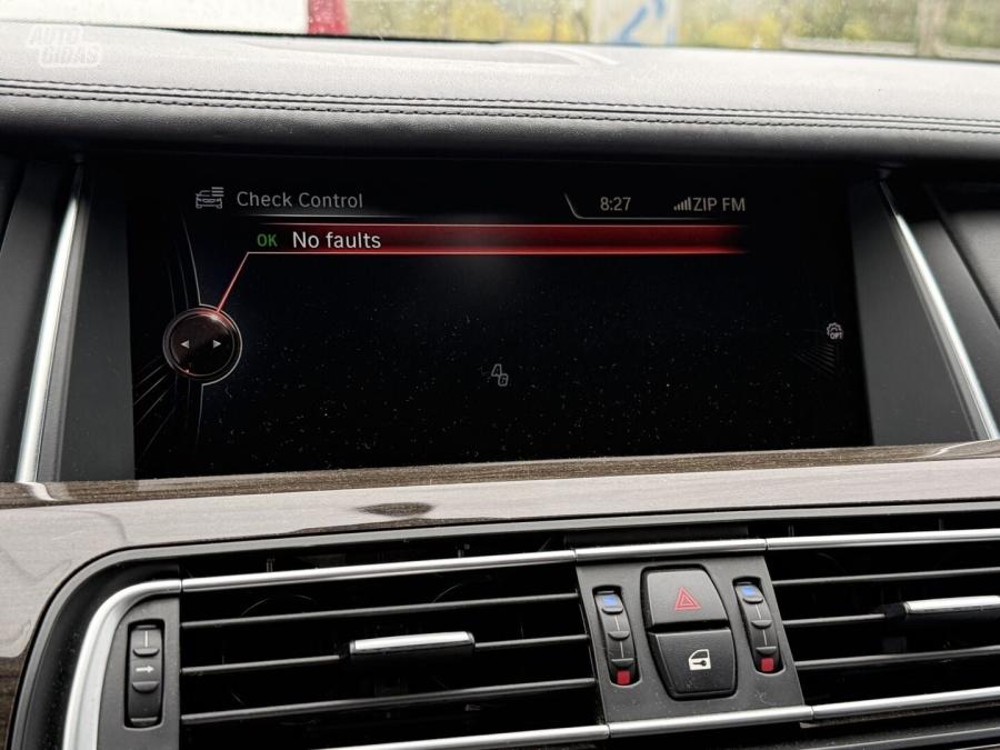 Grey BMW 740 2015 in Vilnius, with an engine capacity of 3.00 L and mileage of 210 thousand km for 14999 €, photo 19 on AUTOMOTO.COM.LV