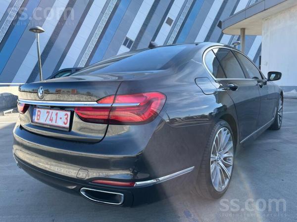 Pelēks BMW 740 2016 Rīga, ar dzinēja tilpumu 3.00 L un nobraukumu 273 tūkst. km par 20600 €, foto 4 vietnē AUTOMOTO.COM.LV