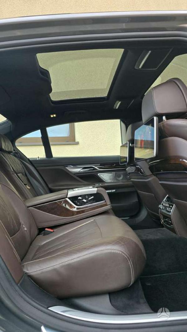 Pelēks BMW 740 2016 Klaipėda, ar dzinēja tilpumu 3.00 L un nobraukumu 200 tūkst. km par 29500 €, foto 8 vietnē AUTOMOTO.COM.LV