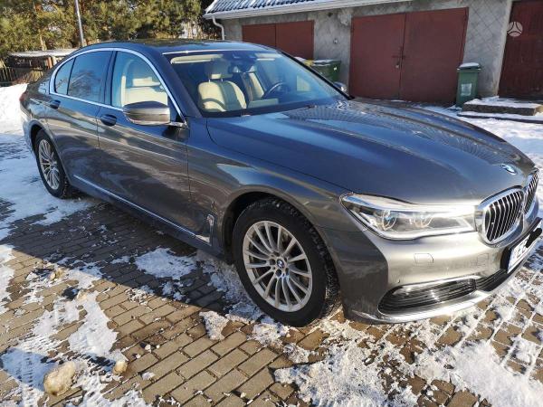 Grey BMW 740 2016 in Siauliai, with an engine capacity of 2.00 L and mileage of 212 thousand km for 21900 €, photo 7 on AUTOMOTO.COM.LV